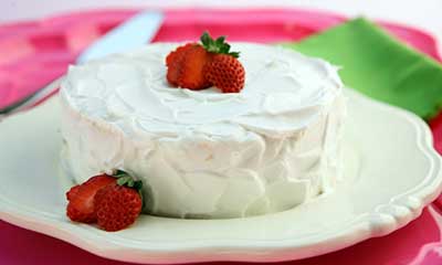 DICAS DE COMO DECORAR BOLO COM CHANTILLY